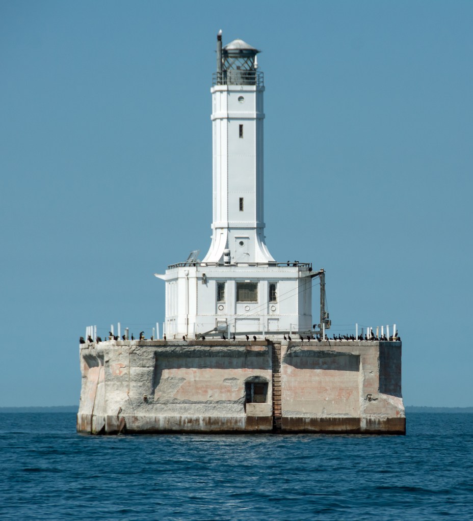 Lighthouses on Lake Michigan and Lake Huron – The Traveling Squirrel
