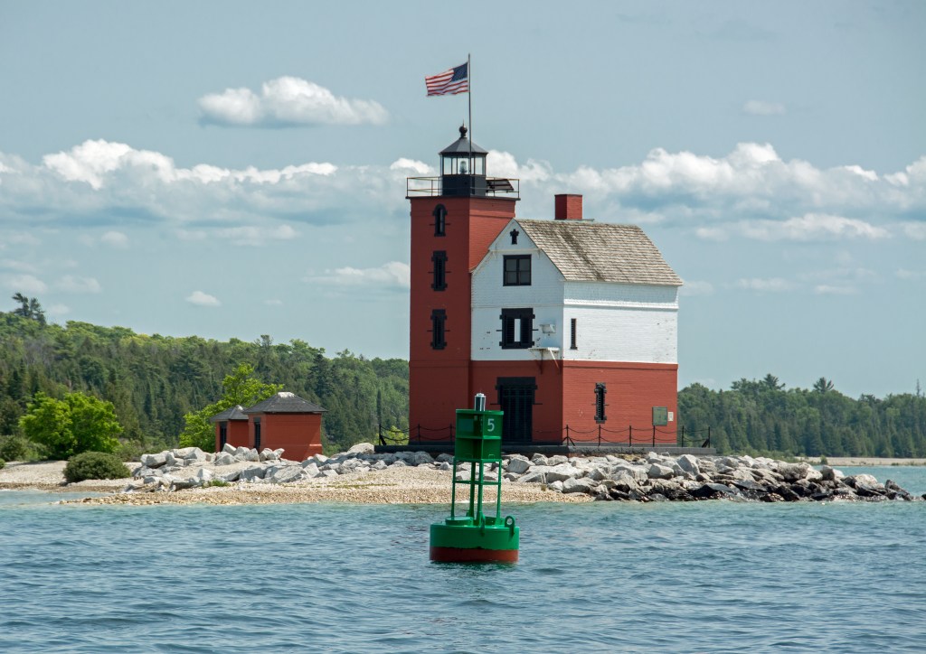 Lighthouses on Lake Michigan and Lake Huron – The Traveling Squirrel