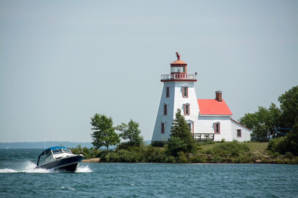 Lighthouses on Lake Michigan and Lake Huron – The Traveling Squirrel